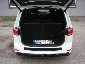 White Volkswagen Touran 2017 in Sigulda, with an engine capacity of 2.00 L and mileage of 0 thousand km for 15250 €, photo 23 on AUTOMOTO.COM.LV