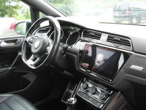 White Volkswagen Touran 2017 in Sigulda, with an engine capacity of 2.00 L and mileage of 0 thousand km for 15250 €, photo 27 on AUTOMOTO.COM.LV