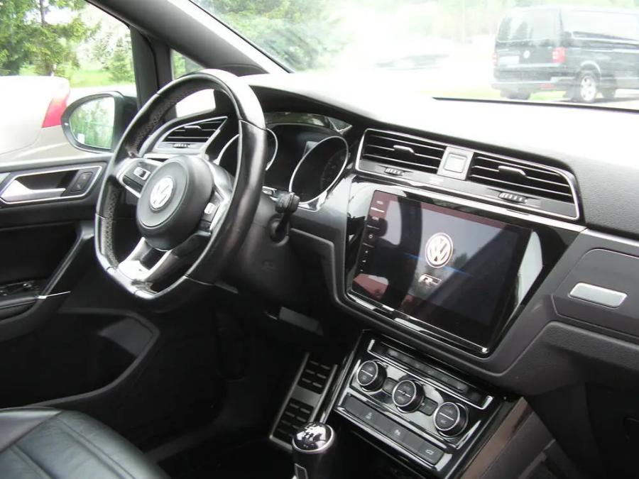White Volkswagen Touran 2017 in Sigulda, with an engine capacity of 2.00 L and mileage of 0 thousand km for 15250 €, photo 27 on AUTOMOTO.COM.LV