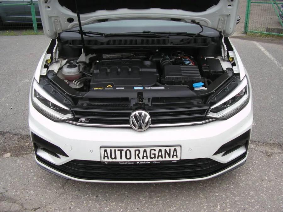 White Volkswagen Touran 2017 in Sigulda, with an engine capacity of 2.00 L and mileage of 0 thousand km for 15250 €, photo 30 on AUTOMOTO.COM.LV