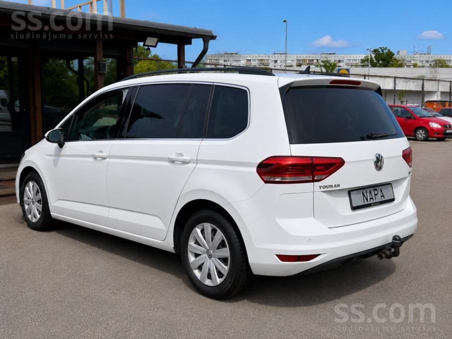 Balts Volkswagen Touran 2017 Rīga, ar dzinēja tilpumu 1.60 L un nobraukumu 286 tūkst. km par 9490 €, foto 8 vietnē AUTOMOTO.COM.LV