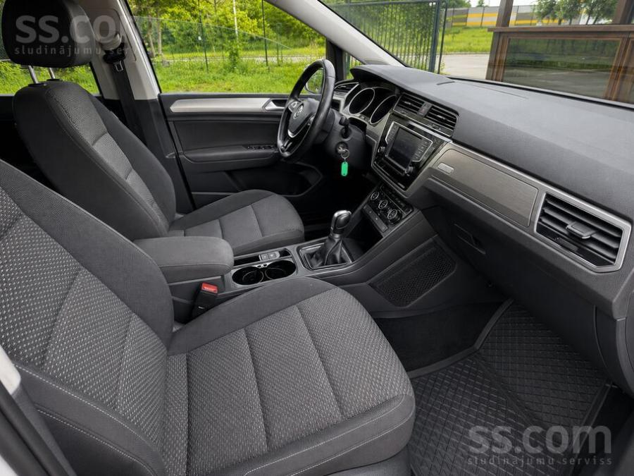 Balts Volkswagen Touran 2017 Rīga, ar dzinēja tilpumu 1.60 L un nobraukumu 286 tūkst. km par 9490 €, foto 13 vietnē AUTOMOTO.COM.LV
