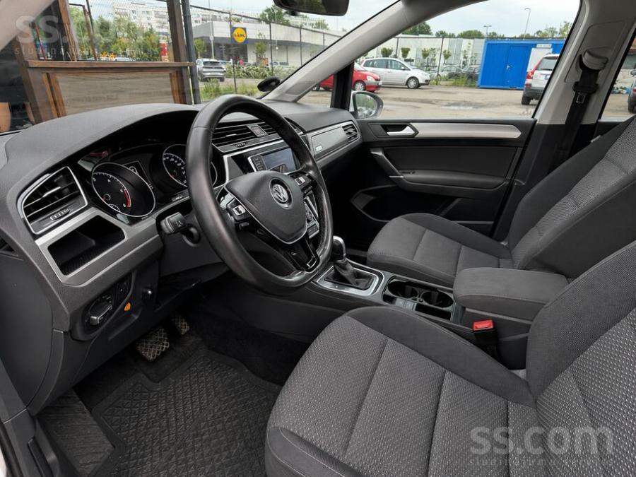Balts Volkswagen Touran 2017 Rīga, ar dzinēja tilpumu 1.60 L un nobraukumu 286 tūkst. km par 9490 €, foto 16 vietnē AUTOMOTO.COM.LV