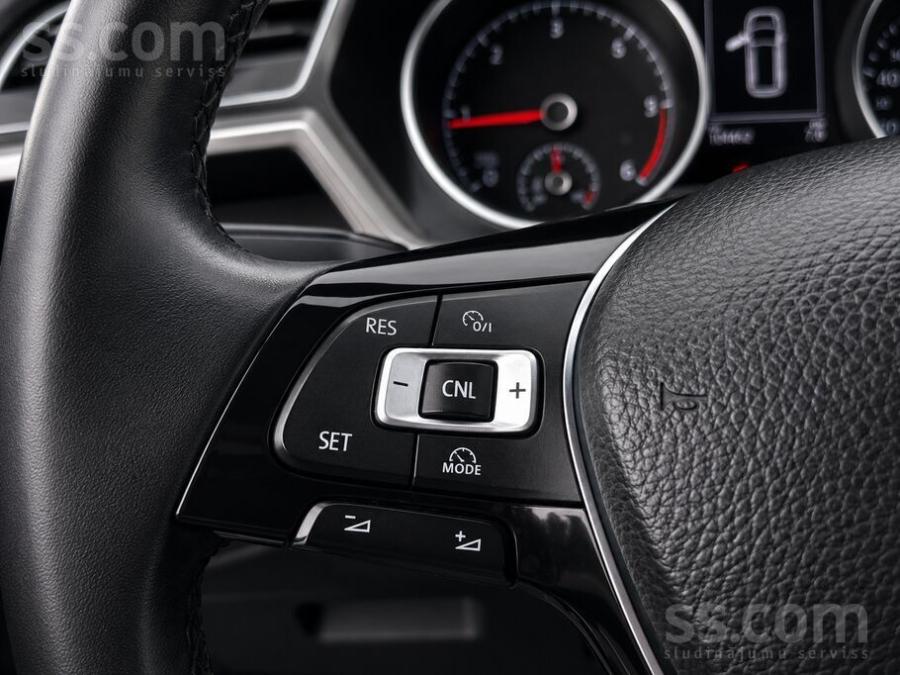 Balts Volkswagen Touran 2017 Rīga, ar dzinēja tilpumu 1.60 L un nobraukumu 286 tūkst. km par 9490 €, foto 25 vietnē AUTOMOTO.COM.LV