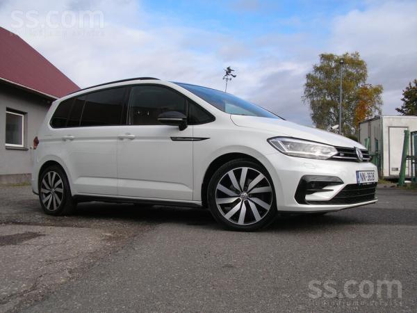 Balts Volkswagen Touran 2017 Rīga, ar dzinēja tilpumu 2.00 L un nobraukumu 166 tūkst. km par 16350 €, foto 1 vietnē AUTOMOTO.COM.LV