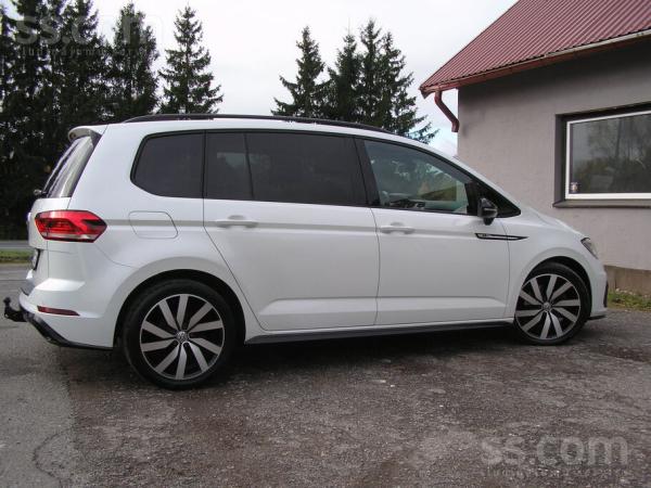 Balts Volkswagen Touran 2017 Rīga, ar dzinēja tilpumu 2.00 L un nobraukumu 166 tūkst. km par 16350 €, foto 3 vietnē AUTOMOTO.COM.LV