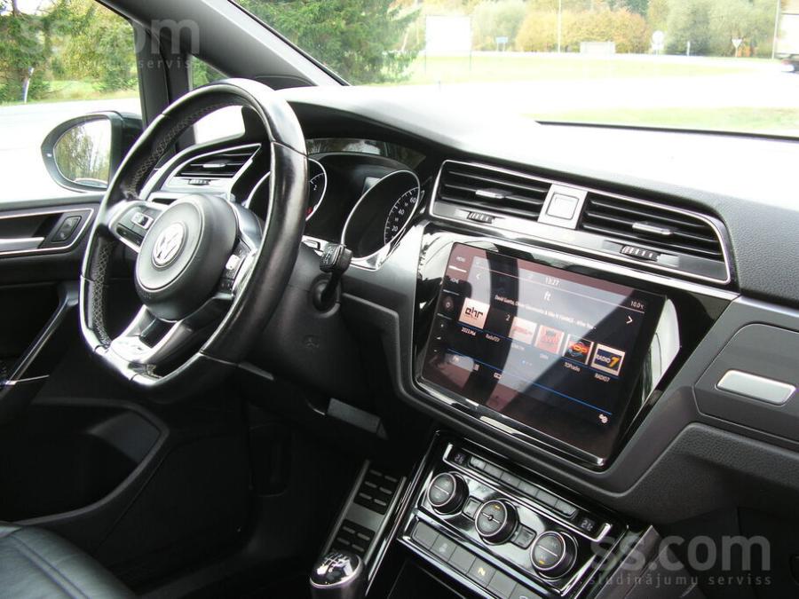 Balts Volkswagen Touran 2017 Rīga, ar dzinēja tilpumu 2.00 L un nobraukumu 166 tūkst. km par 16350 €, foto 32 vietnē AUTOMOTO.COM.LV