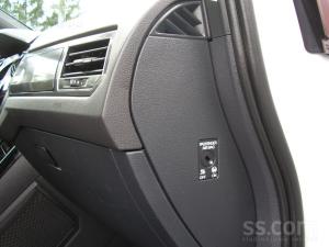 Balts Volkswagen Touran 2017 Rīga, ar dzinēja tilpumu 2.00 L un nobraukumu 166 tūkst. km par 16350 €, foto 35 vietnē AUTOMOTO.COM.LV