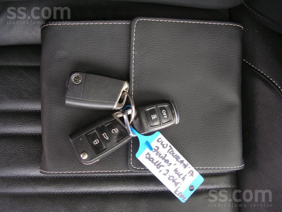 Balts Volkswagen Touran 2017 Rīga, ar dzinēja tilpumu 2.00 L un nobraukumu 166 tūkst. km par 16350 €, foto 36 vietnē AUTOMOTO.COM.LV