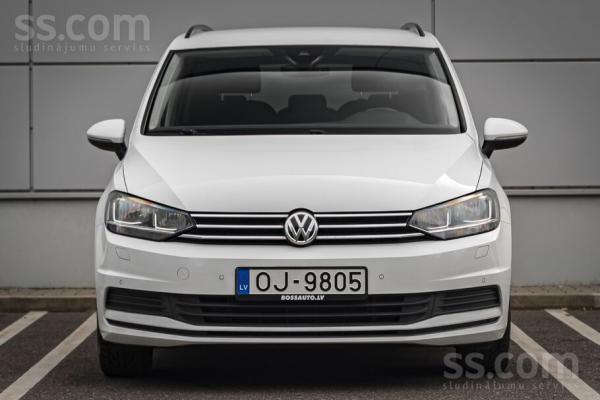 White Volkswagen Touran 2017 in Riga, with an engine capacity of 1.60 L and mileage of 281 thousand km for 6950 €, photo 2 on AUTOMOTO.COM.LV