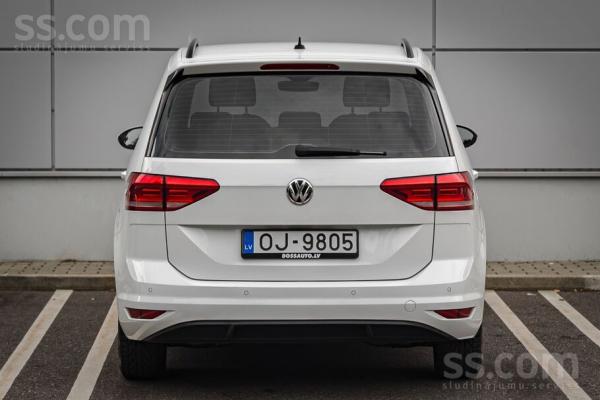 White Volkswagen Touran 2017 in Riga, with an engine capacity of 1.60 L and mileage of 281 thousand km for 6950 €, photo 6 on AUTOMOTO.COM.LV