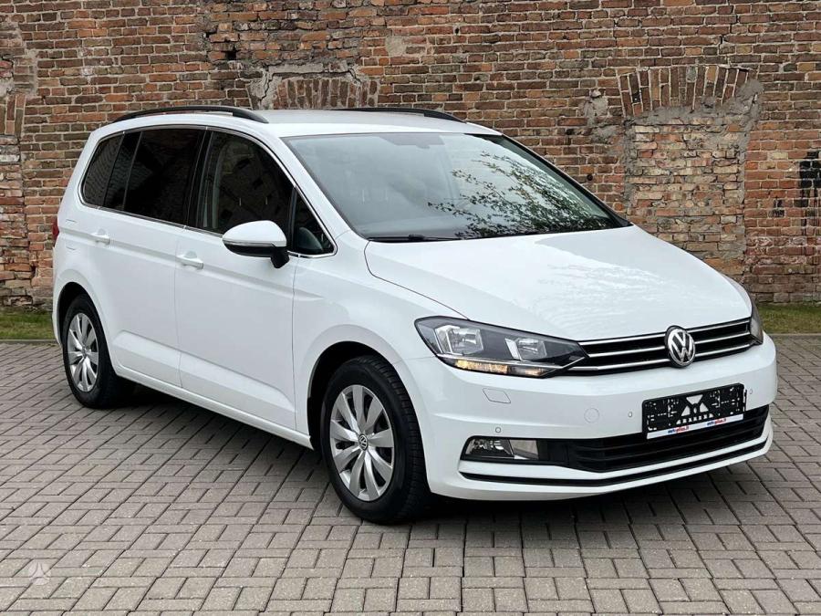 White Volkswagen Touran 2017 in Kedainiai, with an engine capacity of 1.60 L and mileage of 306 thousand km for 8250 €, photo 5 on AUTOMOTO.COM.LV