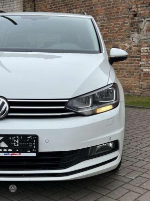 White Volkswagen Touran 2017 in Kedainiai, with an engine capacity of 1.60 L and mileage of 306 thousand km for 8250 €, photo 13 on AUTOMOTO.COM.LV