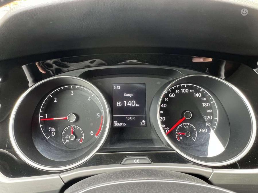 White Volkswagen Touran 2017 in Kedainiai, with an engine capacity of 1.60 L and mileage of 306 thousand km for 8250 €, photo 22 on AUTOMOTO.COM.LV