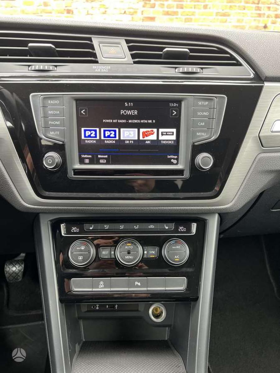 White Volkswagen Touran 2017 in Kedainiai, with an engine capacity of 1.60 L and mileage of 306 thousand km for 8250 €, photo 23 on AUTOMOTO.COM.LV