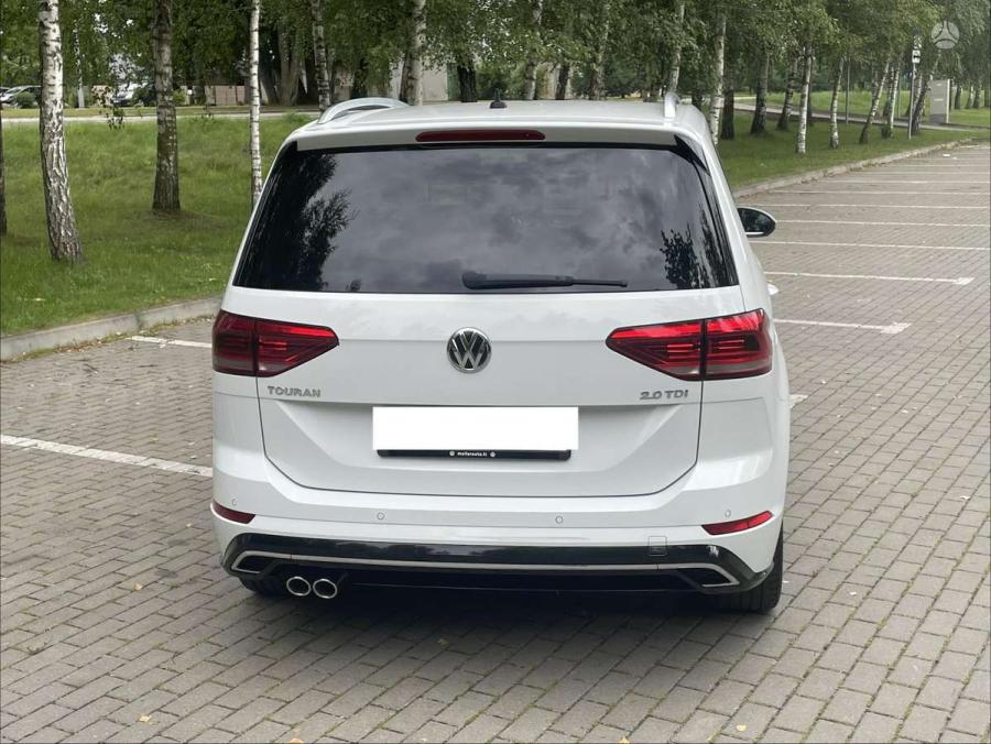 White Volkswagen Touran 2017 in Panevezys, with an engine capacity of 2.00 L and mileage of 284 thousand km for 12000 €, photo 6 on AUTOMOTO.COM.LV