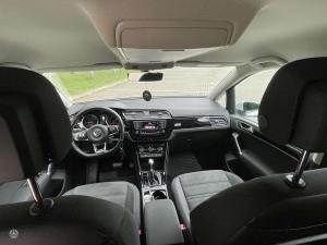 White Volkswagen Touran 2017 in Panevezys, with an engine capacity of 2.00 L and mileage of 284 thousand km for 12000 €, photo 10 on AUTOMOTO.COM.LV