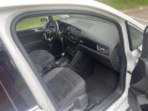 White Volkswagen Touran 2017 in Panevezys, with an engine capacity of 2.00 L and mileage of 284 thousand km for 12000 €, photo 14 on AUTOMOTO.COM.LV