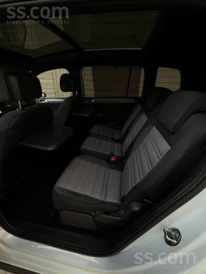 Balts Volkswagen Touran 2018 Jelgava, ar dzinēja tilpumu 1.60 L un nobraukumu 251 tūkst. km par 14990 €, foto 19 vietnē AUTOMOTO.COM.LV