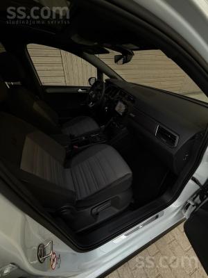 Balts Volkswagen Touran 2018 Jelgava, ar dzinēja tilpumu 1.60 L un nobraukumu 251 tūkst. km par 14990 €, foto 20 vietnē AUTOMOTO.COM.LV