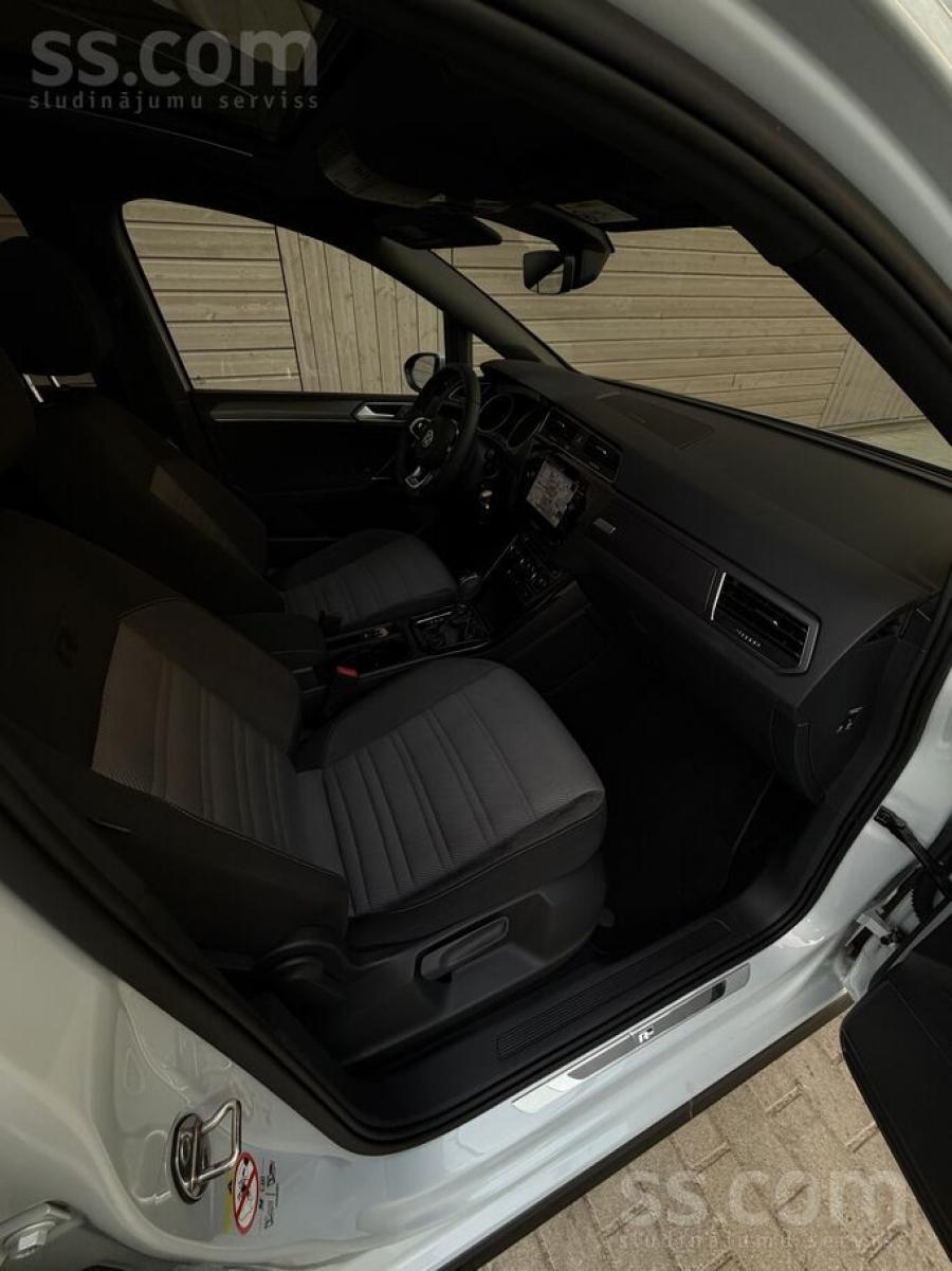 Balts Volkswagen Touran 2018 Jelgava, ar dzinēja tilpumu 1.60 L un nobraukumu 251 tūkst. km par 14990 €, foto 20 vietnē AUTOMOTO.COM.LV