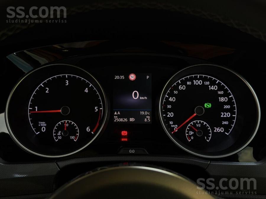 Balts Volkswagen Touran 2018 Jelgava, ar dzinēja tilpumu 1.60 L un nobraukumu 251 tūkst. km par 14990 €, foto 27 vietnē AUTOMOTO.COM.LV