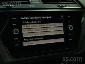 Balts Volkswagen Touran 2018 Jelgava, ar dzinēja tilpumu 1.60 L un nobraukumu 251 tūkst. km par 14990 €, foto 34 vietnē AUTOMOTO.COM.LV