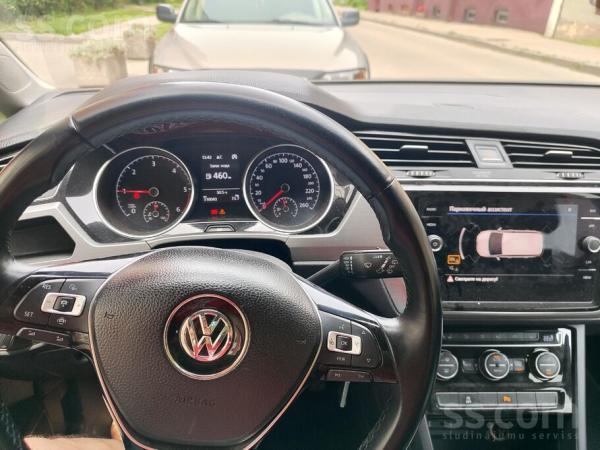 White Volkswagen Touran 2018 in Riga, with an engine capacity of 1.60 L and mileage of 310 thousand km for 9700 €, photo 7 on AUTOMOTO.COM.LV