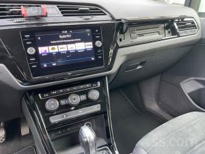 Balts Volkswagen Touran 2018 Rīga, ar dzinēja tilpumu 1.40 L un nobraukumu 151 tūkst. km par 15700 €, foto 16 vietnē AUTOMOTO.COM.LV