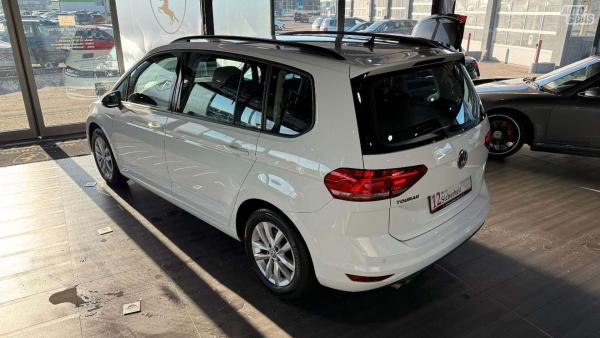 Balts Volkswagen Touran 2019 Kauņa, ar dzinēja tilpumu 2.00 L un nobraukumu 65 tūkst. km par 26830 €, foto 6 vietnē AUTOMOTO.COM.LV