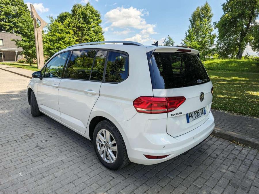 Balts Volkswagen Touran 2019 Tauragė, ar dzinēja tilpumu 1.97 L un nobraukumu 177 tūkst. km par 8400 €, foto 4 vietnē AUTOMOTO.COM.LV