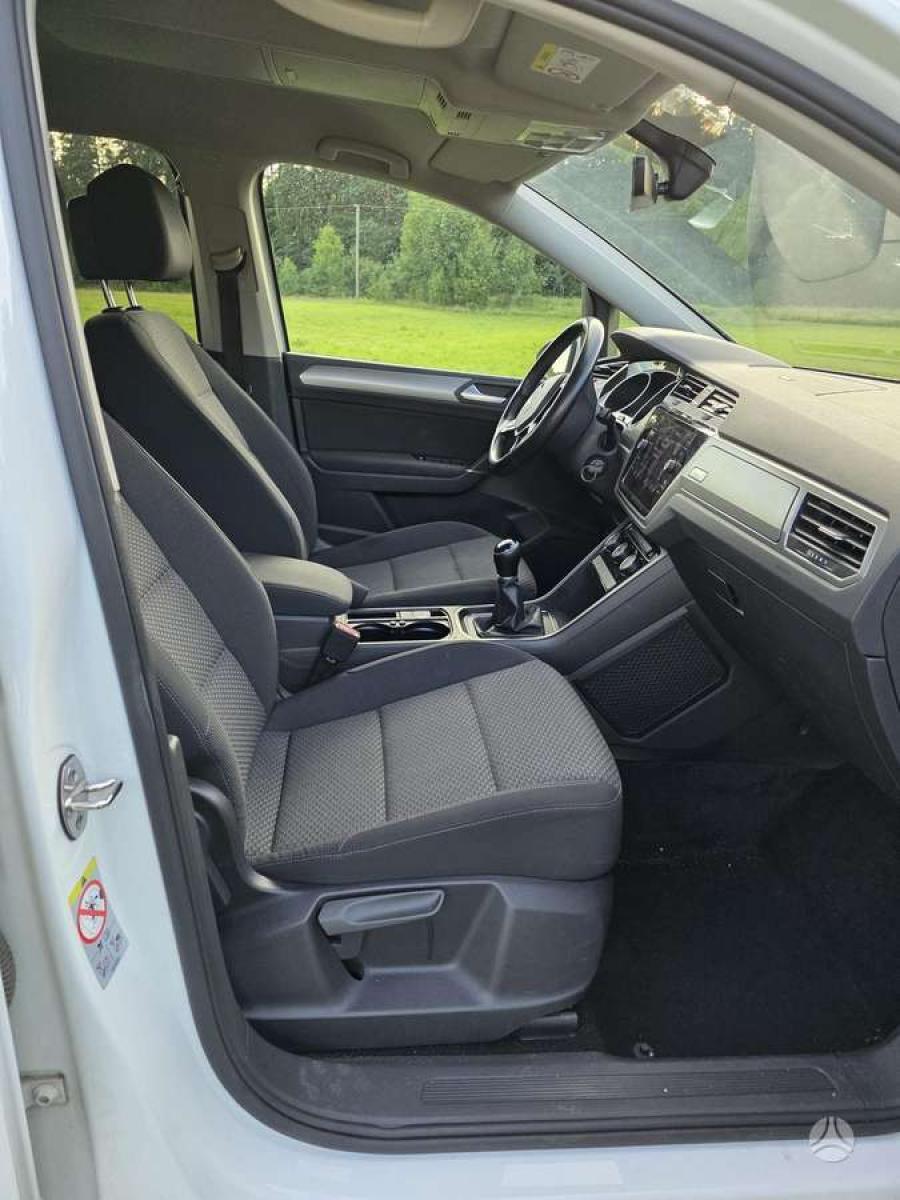 Balts Volkswagen Touran 2019 Tauragė, ar dzinēja tilpumu 1.60 L un nobraukumu 320 tūkst. km par 7800 €, foto 6 vietnē AUTOMOTO.COM.LV