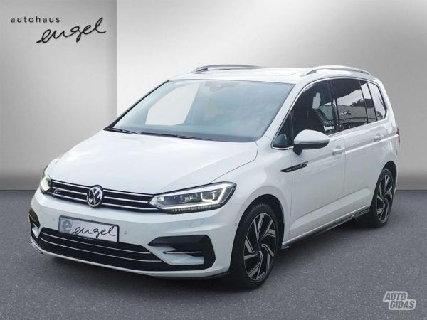 White Volkswagen Touran 2020 in Kaunas, with an engine capacity of 1.50 L and mileage of 47 thousand km for 31097 €, photo 1 on AUTOMOTO.COM.LV