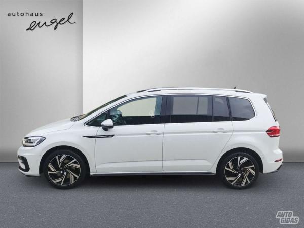 White Volkswagen Touran 2020 in Kaunas, with an engine capacity of 1.50 L and mileage of 47 thousand km for 31097 €, photo 4 on AUTOMOTO.COM.LV
