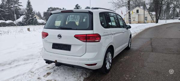 Balts Volkswagen Touran 2020 Utena, ar dzinēja tilpumu 1.97 L un nobraukumu 367 tūkst. km par 9950 €, foto 5 vietnē AUTOMOTO.COM.LV