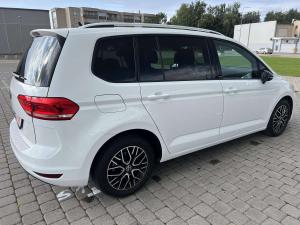 White Volkswagen Touran 2020 in Raseiniai, with an engine capacity of 1.50 L and mileage of 63 thousand km for 16400 €, photo 9 on AUTOMOTO.COM.LV