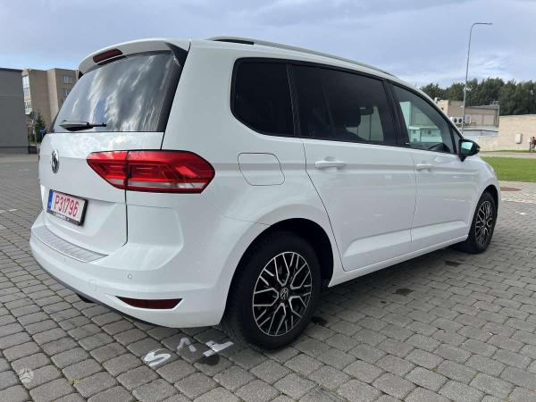 White Volkswagen Touran 2020 in Raseiniai, with an engine capacity of 1.50 L and mileage of 63 thousand km for 16400 €, photo 11 on AUTOMOTO.COM.LV