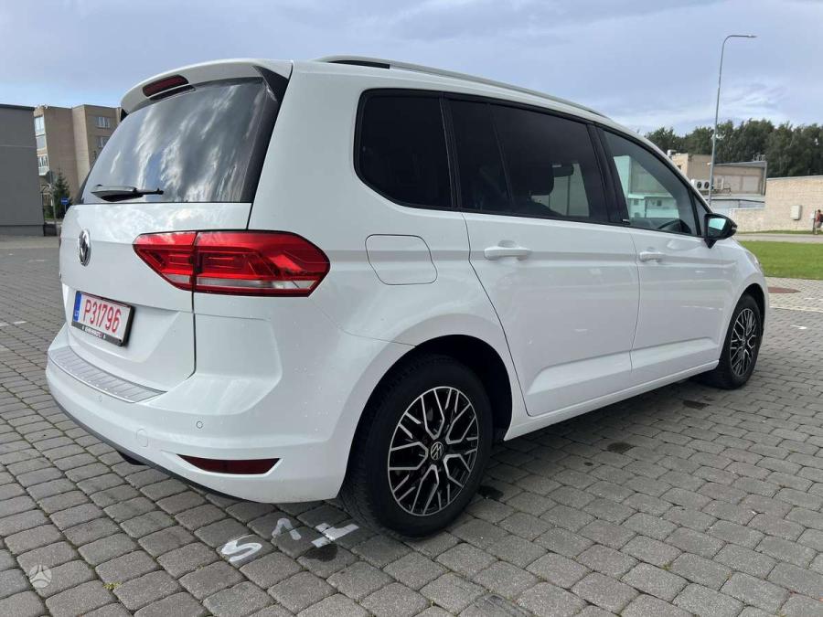 White Volkswagen Touran 2020 in Raseiniai, with an engine capacity of 1.50 L and mileage of 63 thousand km for 16400 €, photo 11 on AUTOMOTO.COM.LV