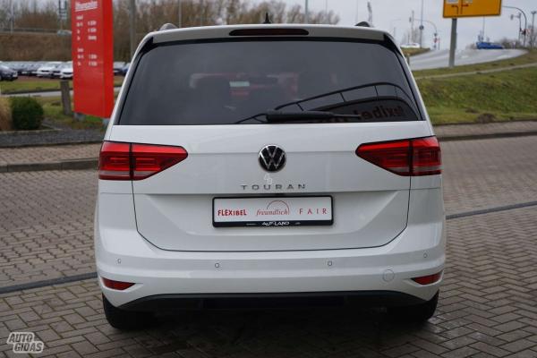 Balts Volkswagen Touran 2021 Kauņa, ar dzinēja tilpumu 2.00 L un nobraukumu 82 tūkst. km par 26469 €, foto 5 vietnē AUTOMOTO.COM.LV