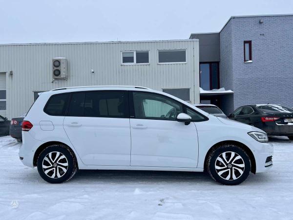 Balts Volkswagen Touran 2021 Marijampole, ar dzinēja tilpumu 1.97 L un nobraukumu 217 tūkst. km par 16093 €, foto 8 vietnē AUTOMOTO.COM.LV