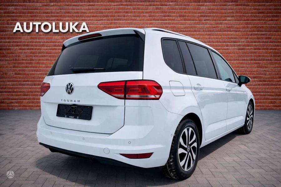 Balts Volkswagen Touran 2021 Marijampole, ar dzinēja tilpumu 1.97 L un nobraukumu 217 tūkst. km par 16093 €, foto 2 vietnē AUTOMOTO.COM.LV