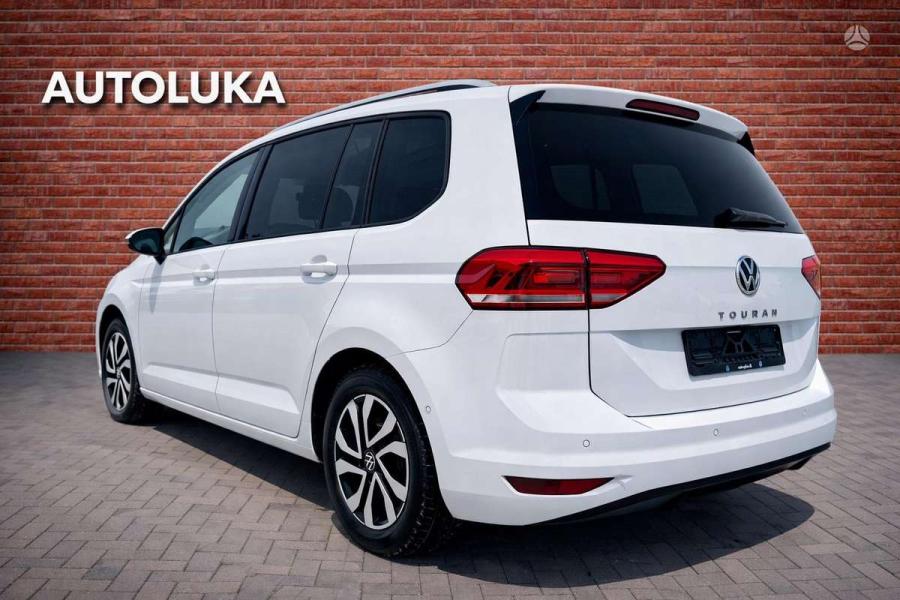 Balts Volkswagen Touran 2021 Marijampole, ar dzinēja tilpumu 1.97 L un nobraukumu 217 tūkst. km par 16093 €, foto 6 vietnē AUTOMOTO.COM.LV