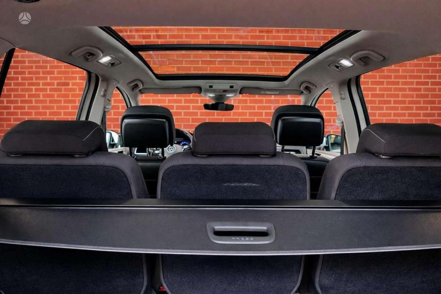 Balts Volkswagen Touran 2021 Marijampole, ar dzinēja tilpumu 1.97 L un nobraukumu 217 tūkst. km par 16093 €, foto 19 vietnē AUTOMOTO.COM.LV