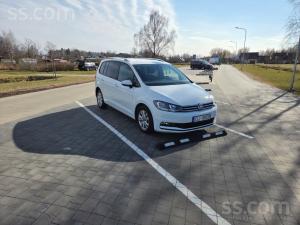Белый Фольксваген Туран 2021 в Рига, объемом двигателя 2.00 л и пробегом 234 тыс. км за 13450 €, фото 4 на AUTOMOTO.COM.LV