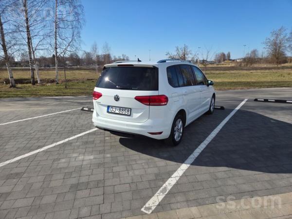Balts Volkswagen Touran 2021 Rīga, ar dzinēja tilpumu 2.00 L un nobraukumu 234 tūkst. km par 13450 €, foto 5 vietnē AUTOMOTO.COM.LV