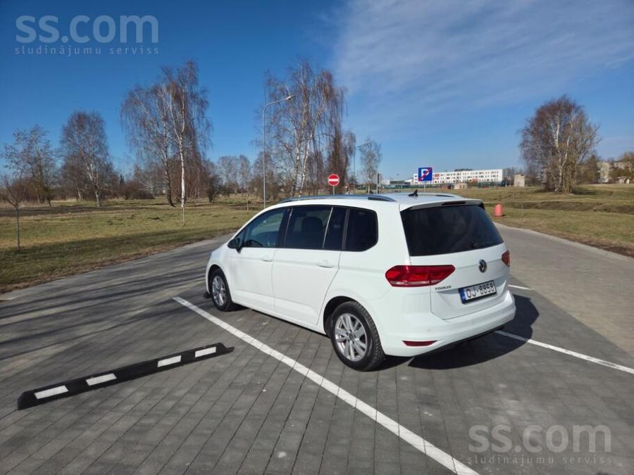 Белый Фольксваген Туран 2021 в Рига, объемом двигателя 2.00 л и пробегом 234 тыс. км за 13450 €, фото 8 на AUTOMOTO.COM.LV