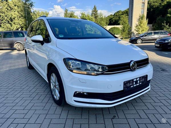 Balts Volkswagen Touran 2021 Birštonas, ar dzinēja tilpumu 1.97 L un nobraukumu 120 tūkst. km par 9300 €, foto 1 vietnē AUTOMOTO.COM.LV