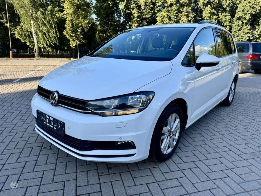 Balts Volkswagen Touran 2021 Birštonas, ar dzinēja tilpumu 1.97 L un nobraukumu 120 tūkst. km par 9300 €, foto 4 vietnē AUTOMOTO.COM.LV