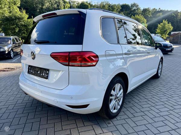 Balts Volkswagen Touran 2021 Birštonas, ar dzinēja tilpumu 1.97 L un nobraukumu 120 tūkst. km par 9300 €, foto 5 vietnē AUTOMOTO.COM.LV