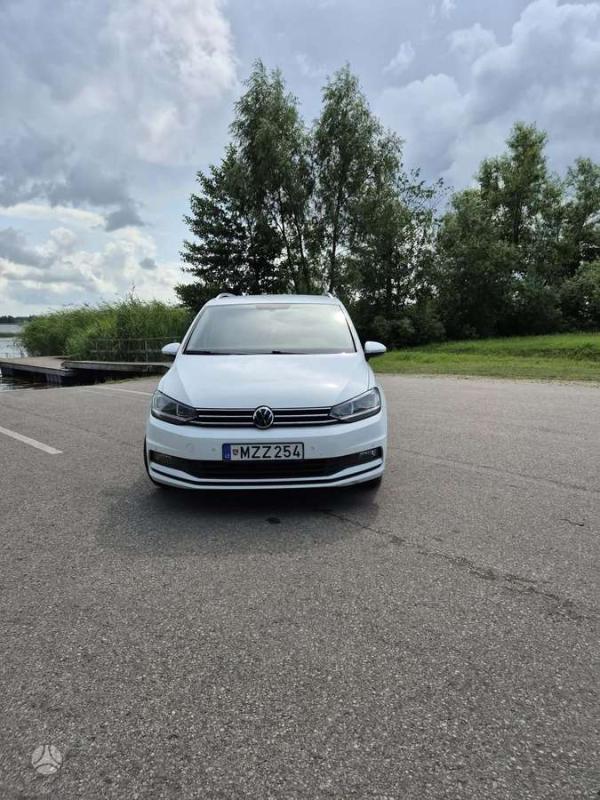 Balts Volkswagen Touran 2021 Vilkaviškis, ar dzinēja tilpumu 1.97 L un nobraukumu 304 tūkst. km par 13200 €, foto 2 vietnē AUTOMOTO.COM.LV